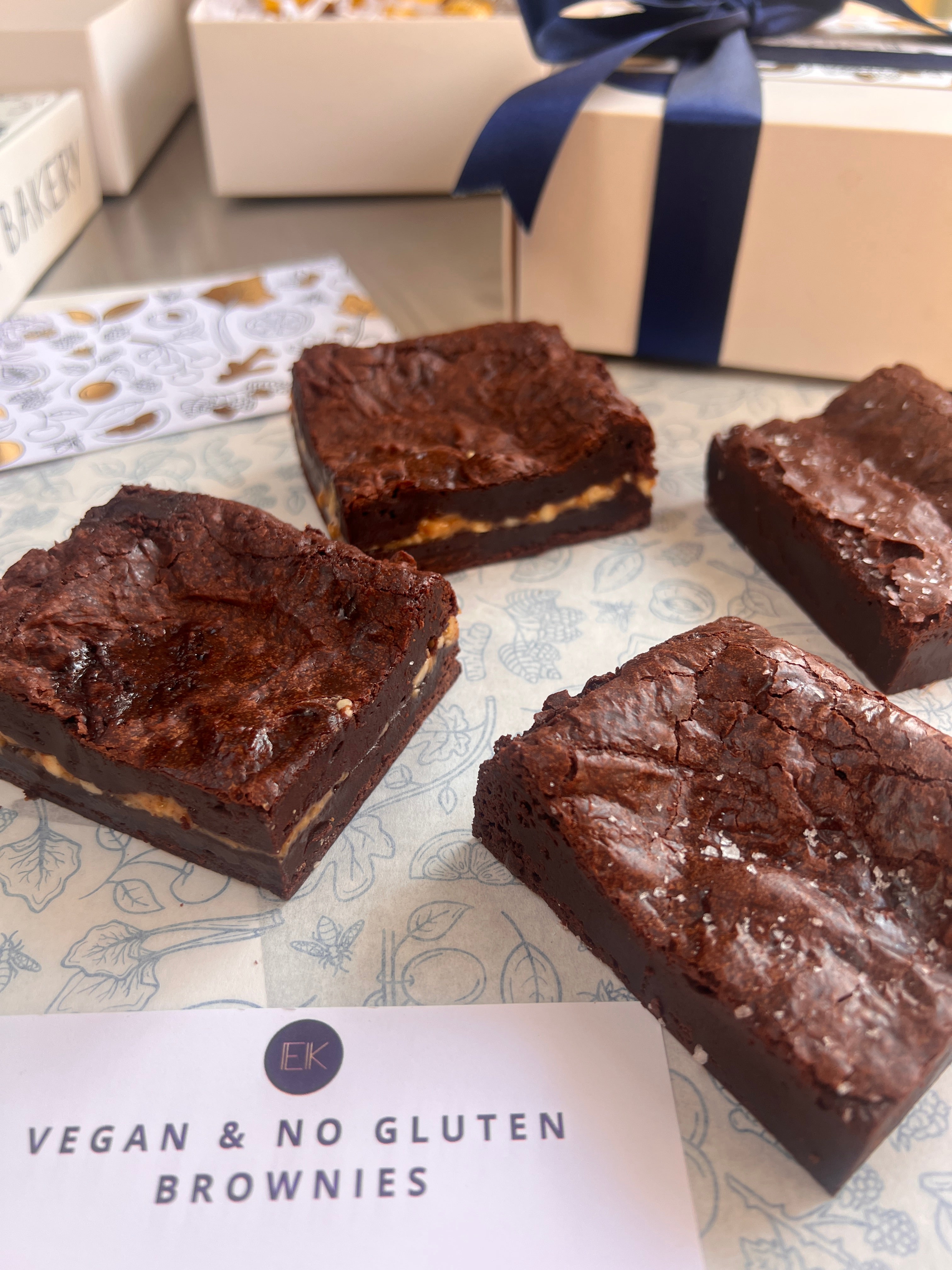 Mixed Box Vegan & No-Gluten Brownies – EK BAKERY